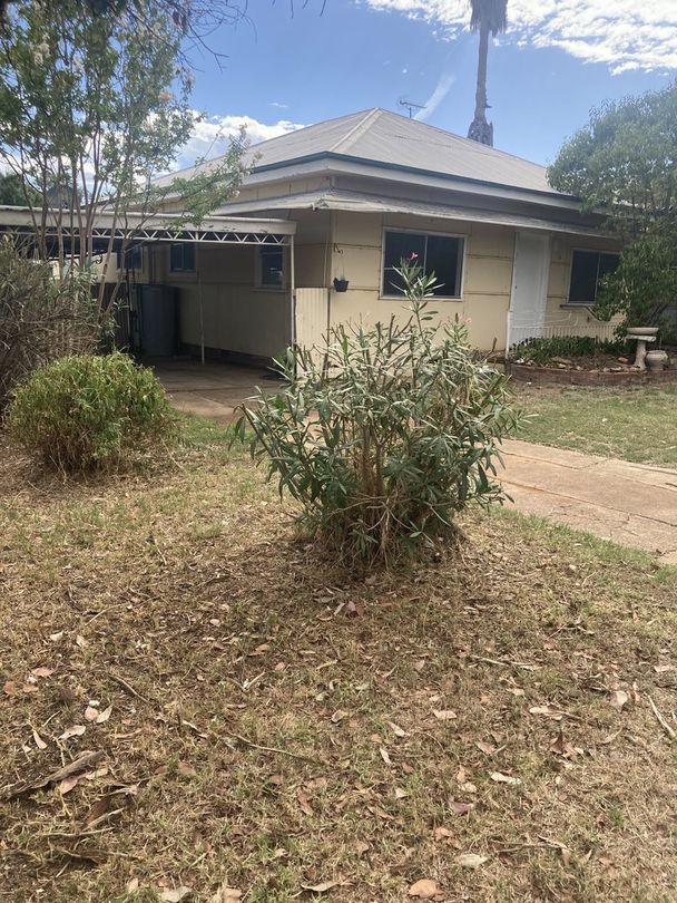 1/4 Medlyn Street, Parkes NSW 2870 - Apartment For Rent | Domain