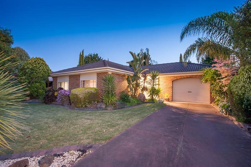 Cranbourne North VIC 3977 - 3 beds house for Sale, $700,000 to $750,000 ...