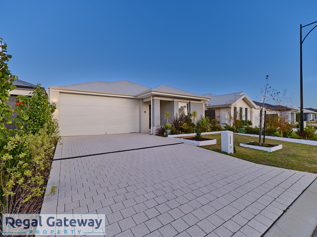 82 Aquamarine Parade, Treeby WA 6164 - House For Rent | Domain