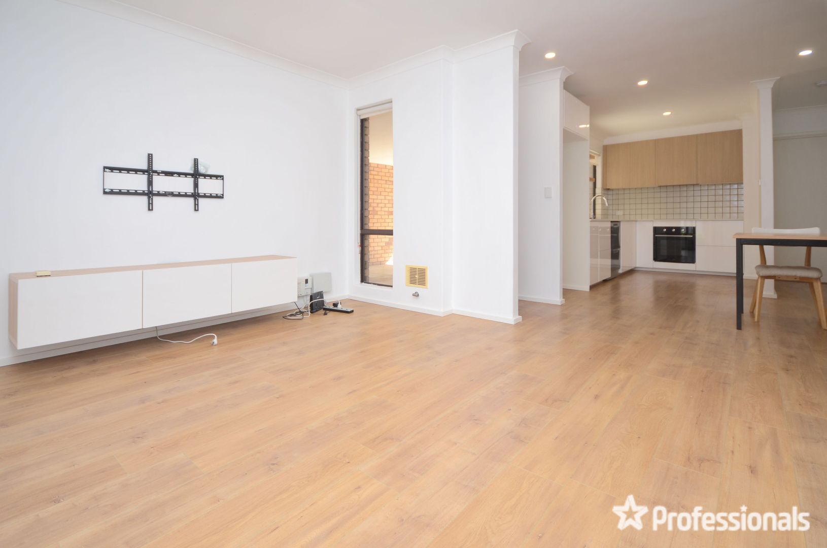 2/54 Carnarvon Street, East Victoria Park WA 6101 - Villa For Rent ...