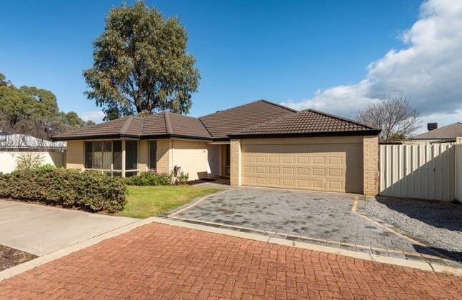 10 Dyer Lane, Lakelands WA 6180 - House For Rent | Domain