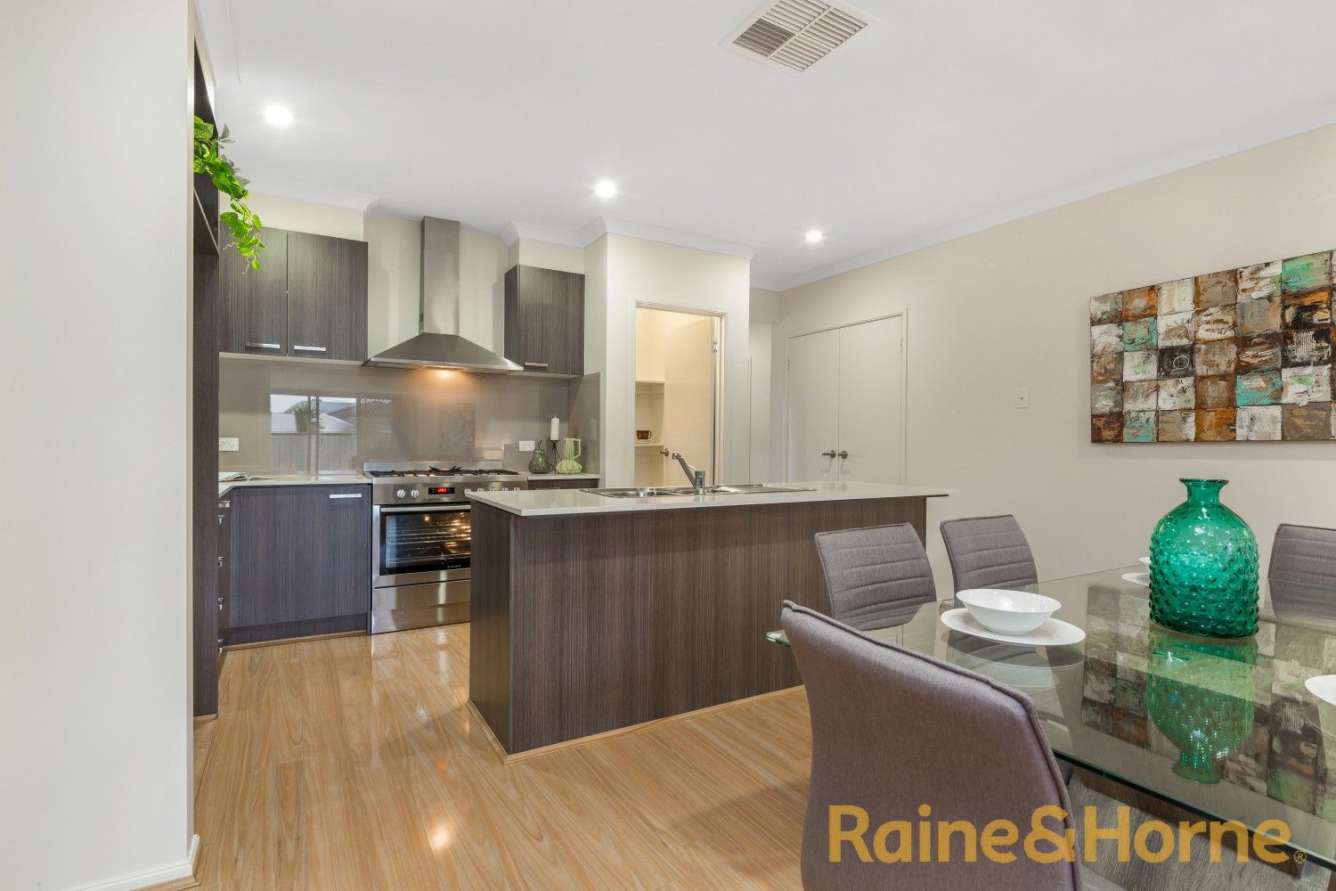 Sold 33 Hardware Lane, Taylors Hill VIC 3037 on 18 Nov 2017 ...