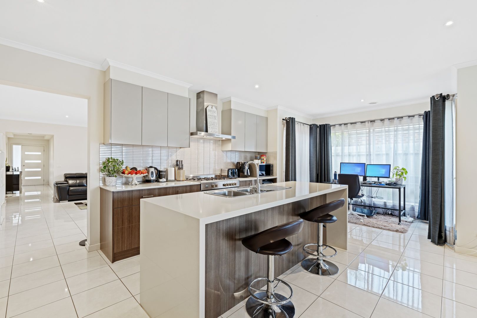 24 Cadillac Street, Cranbourne East VIC 3977 - House For Rent - $550 ...