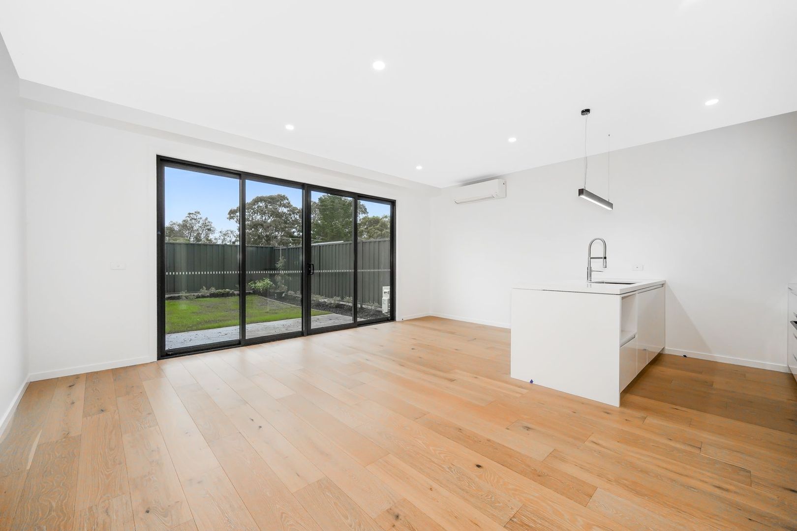 6 Jacaranda Lane, Keysborough VIC 3173 - Townhouse For Rent | Domain