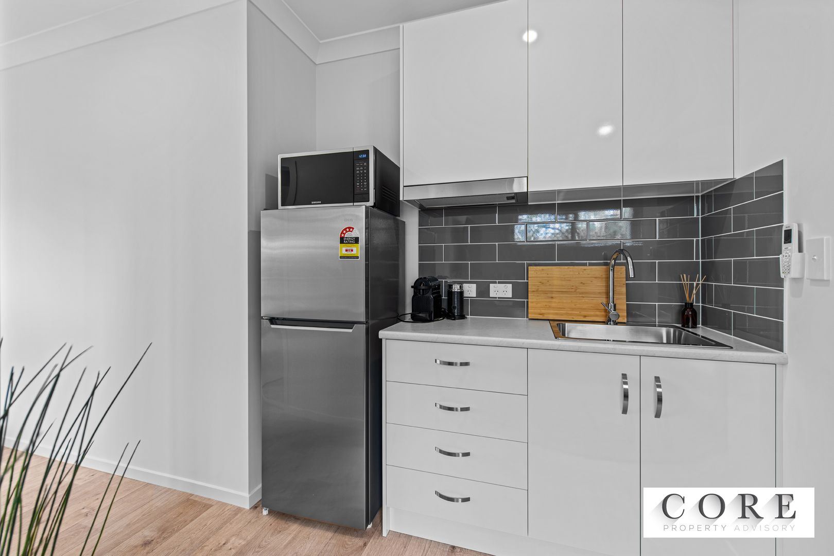 2/7 Primrose Parade, Wynnum QLD 4178 - Apartment For Rent | Domain