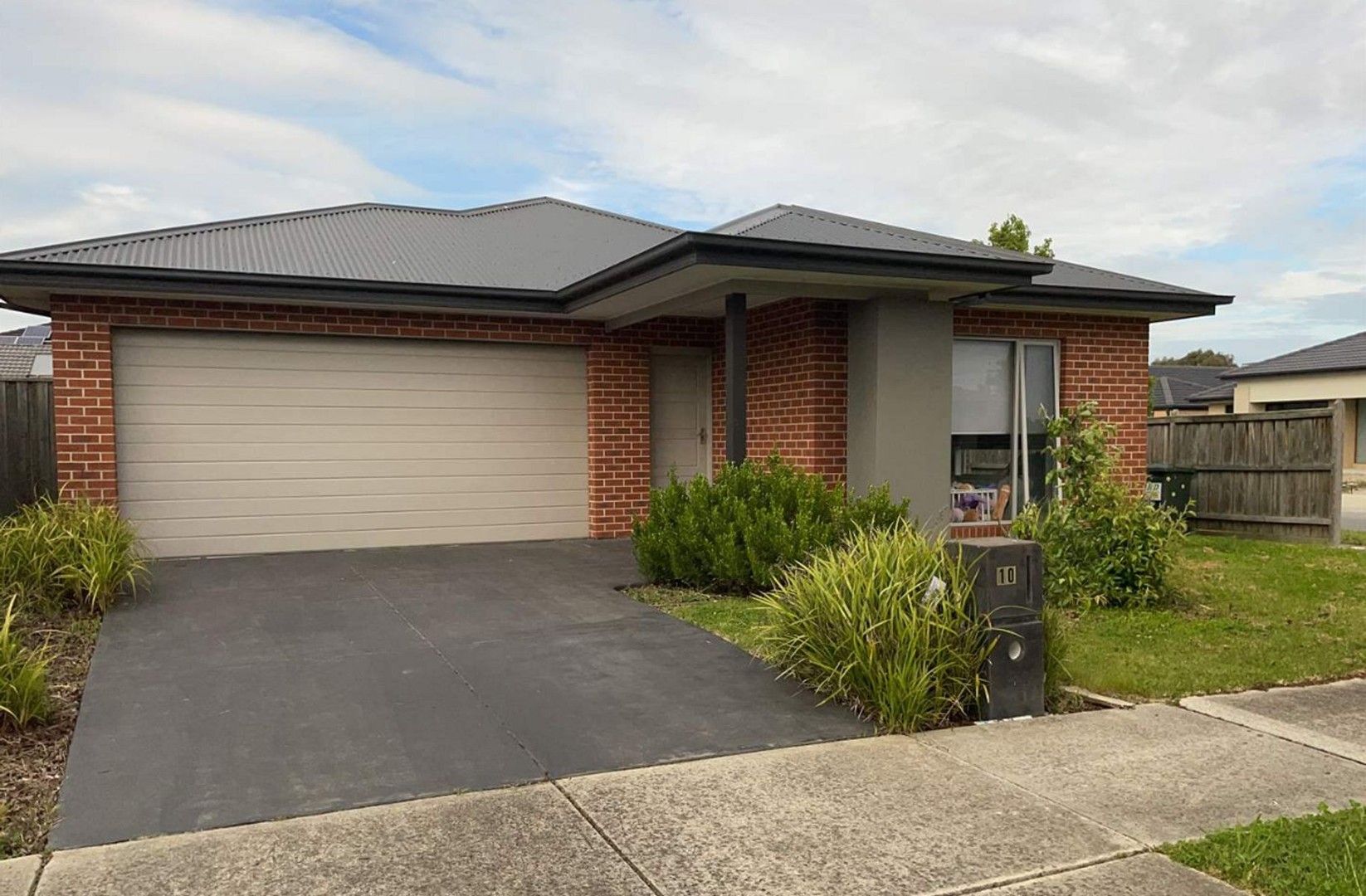 10 Barwon Street, Clyde North VIC 3978 - House For Rent - $560 | Domain