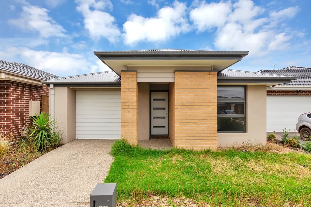 27 Allunga Way, Werribee VIC 3030 - House For Rent - $440 | Domain