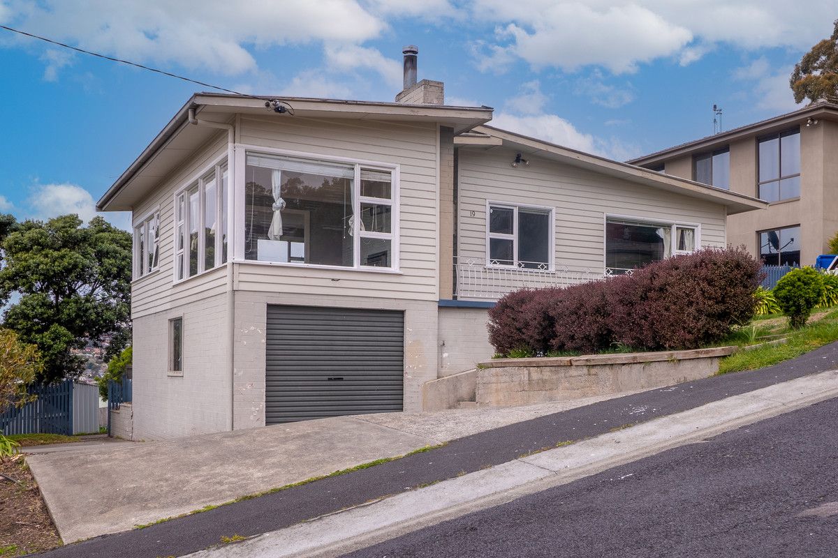 19 Elliott Rd, Glenorchy TAS 7010 - House For Rent | Domain