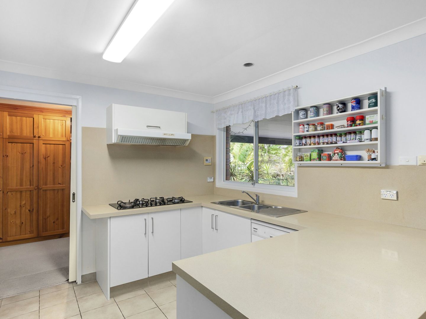 Sold 2 Finch Place, Davidson NSW 2085 on 24 Nov 2022 - 2018085511 | Domain