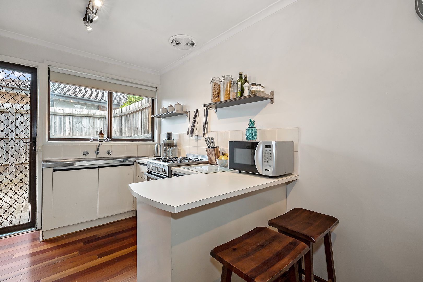 6/199 Beach Street, Frankston VIC 3199 - Apartment For Rent - $365 | Domain