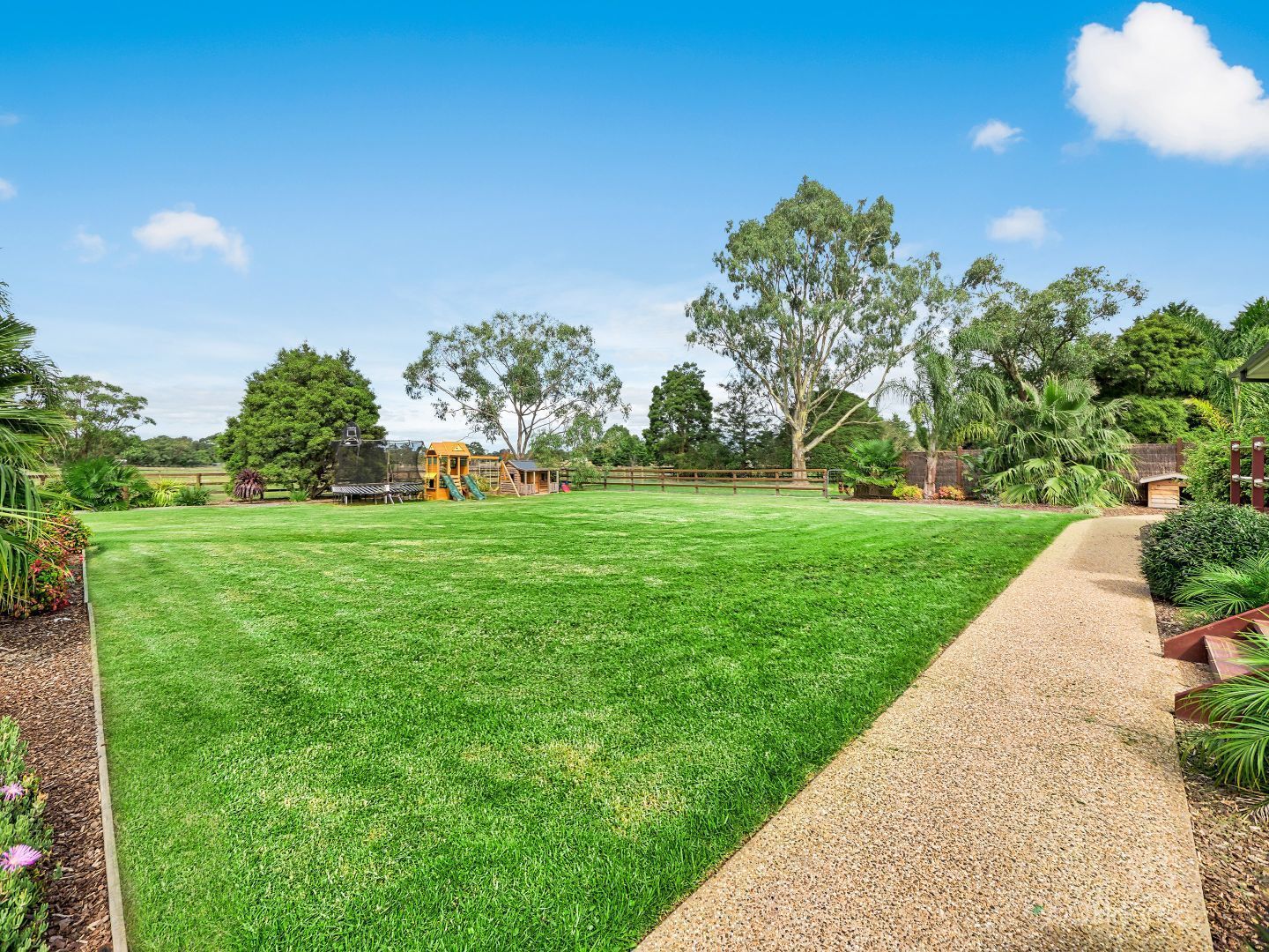 70 Queens Road, Pearcedale VIC 3912 - House For Rent | Domain