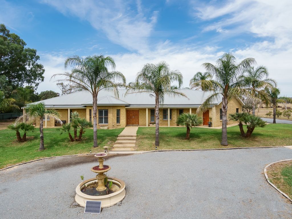 18 Lloyd Road, Springvale | Property History & Address Research | Domain