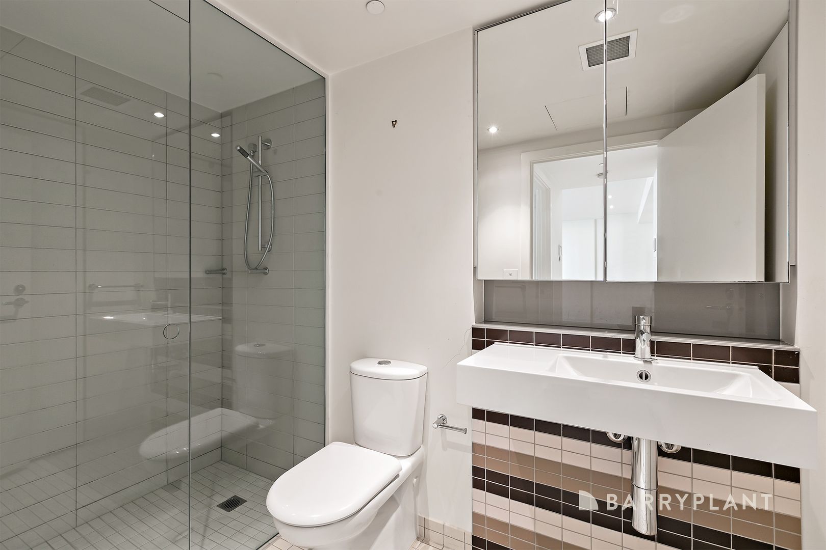 2E/8 Waterside Place, Docklands VIC 3008 | Domain