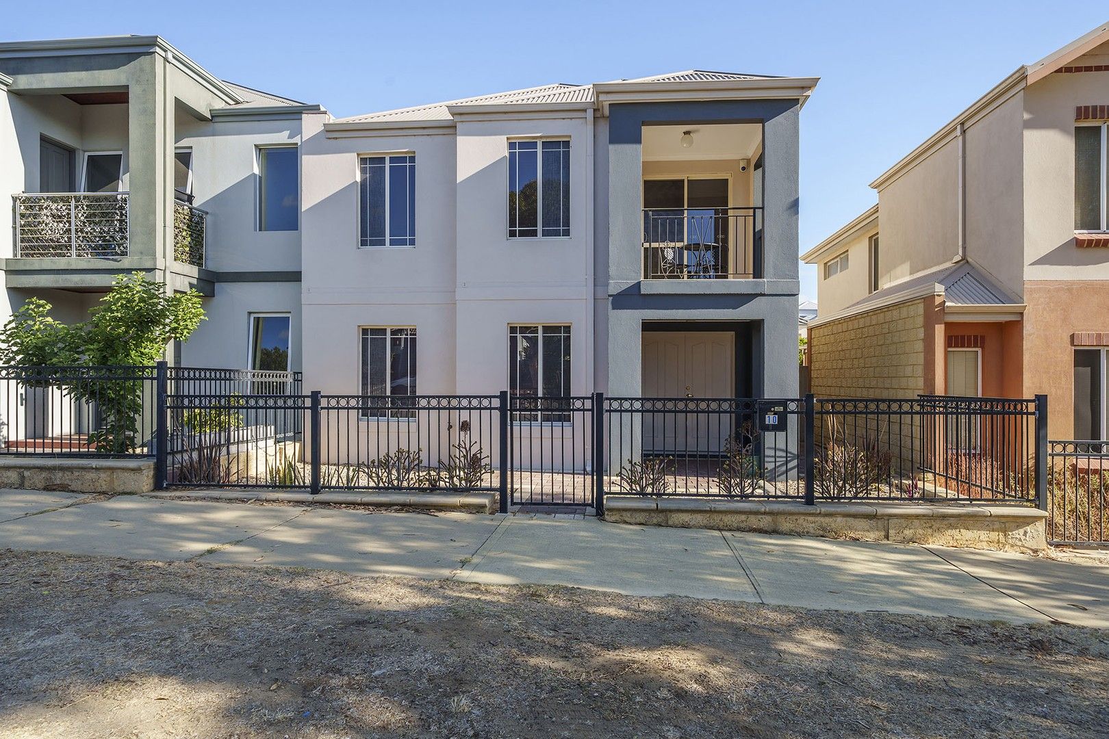 10 Cherokee Green, Clarkso | Property History & Address Research | Domain