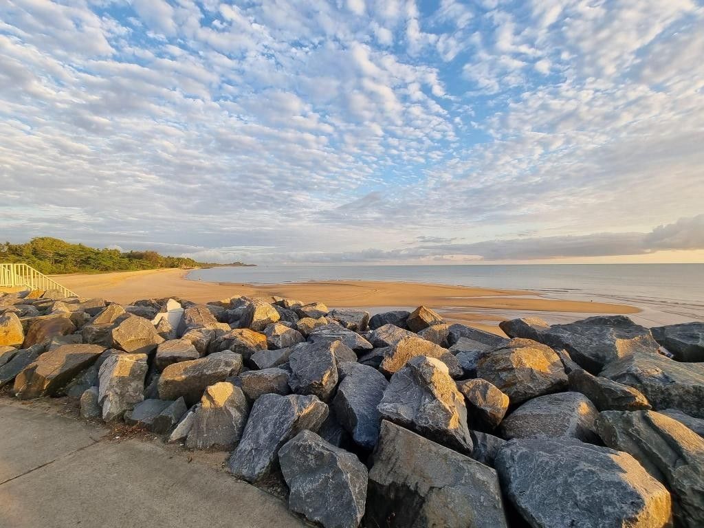 241 O'Shea Esplanade, Machans Beach QLD 4878 - House For Rent - $2,000 ...