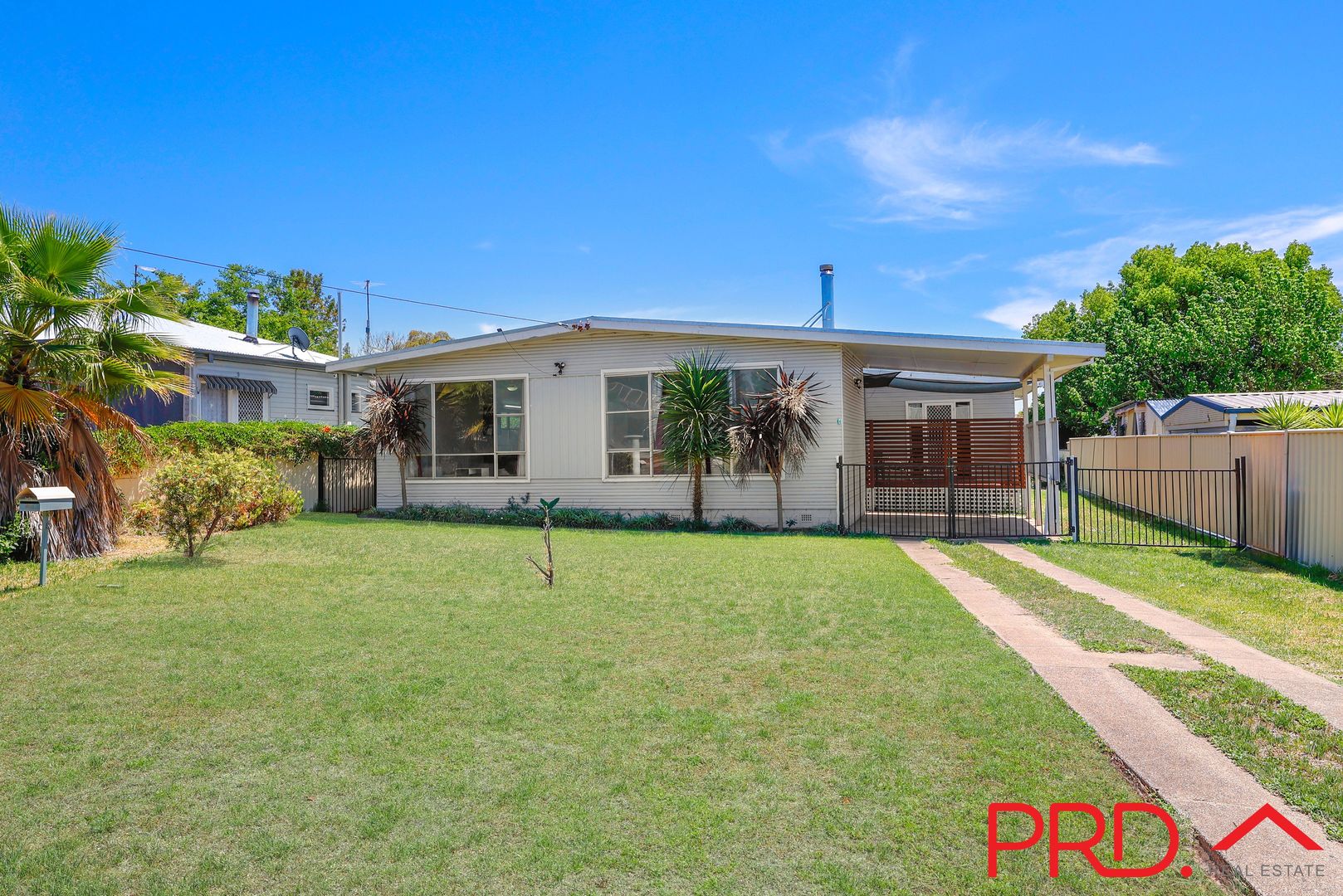 4 Warren Street, Tamworth NSW 2340 | Domain