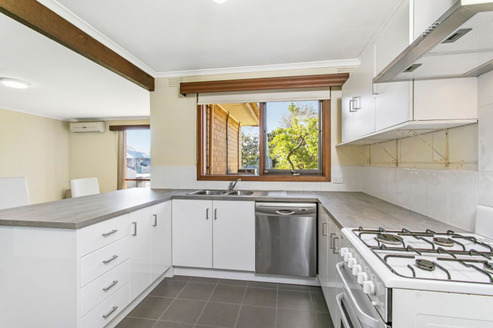 7A Henry Street, Pakenham VIC 3810 - Semi-detached For Rent | Domain