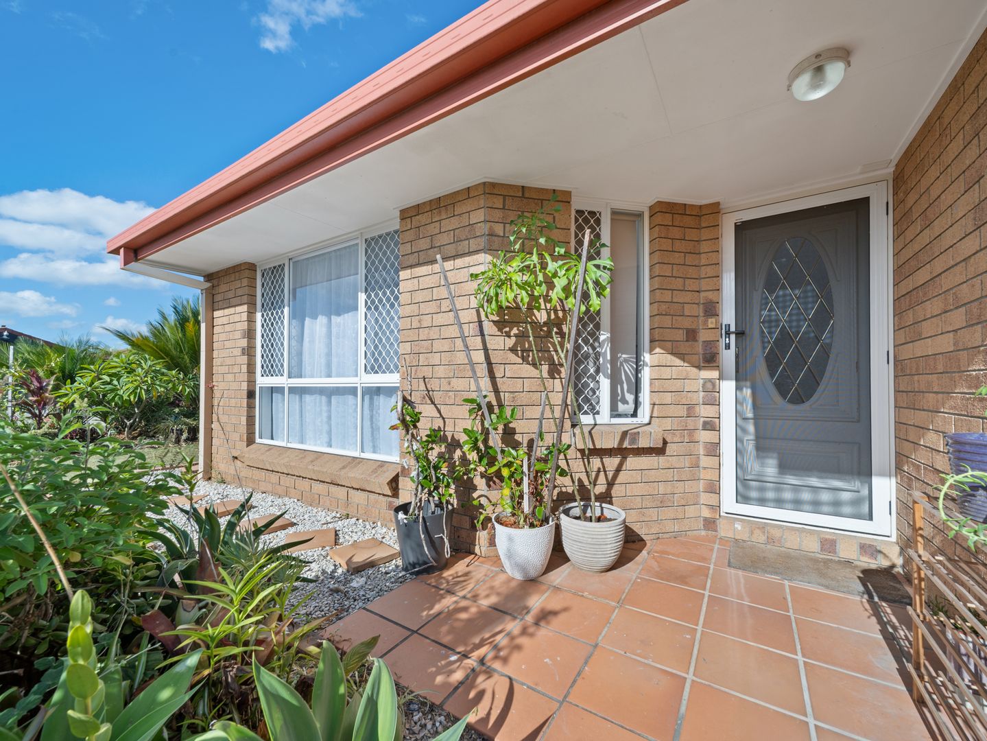 1 Bowden Court, Calamvale QLD 4116 - House For Rent | Domain