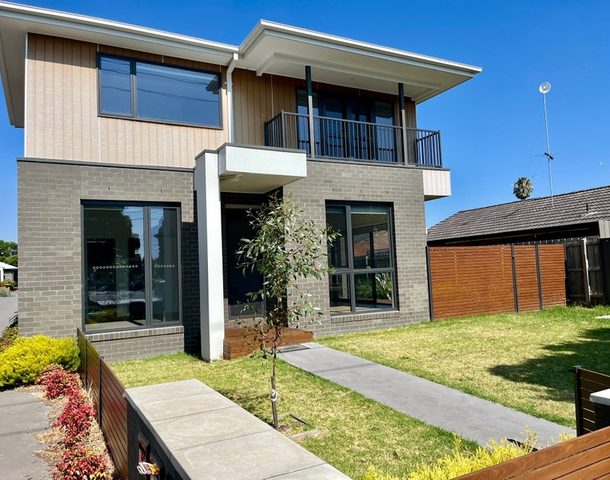 2 Pineios Place, Springvale South | Property Value Estimate & History ...