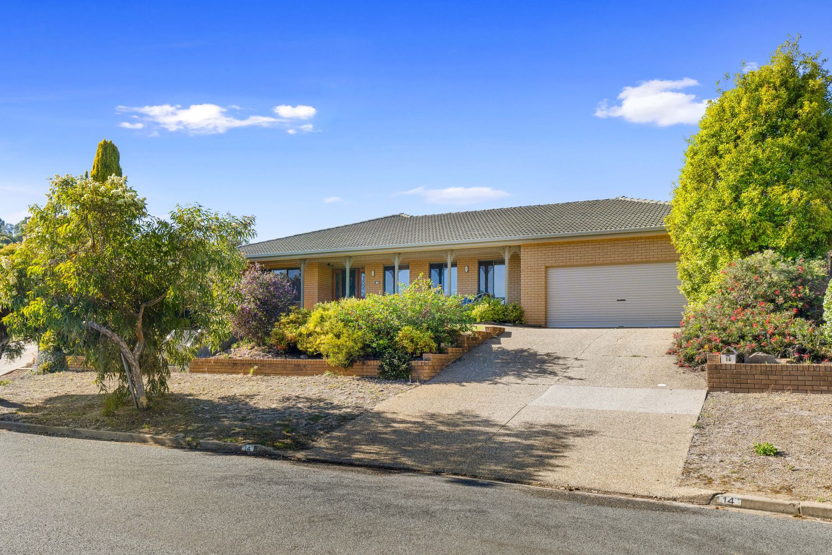 14 Mccoullough Drive, Tolland NSW 2650 | Domain