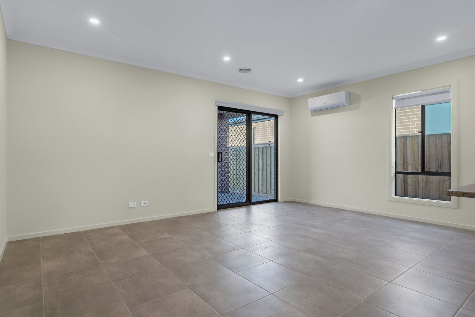 43 Hawkestone Street, Melton South VIC 3338 - House For Rent - $450 ...