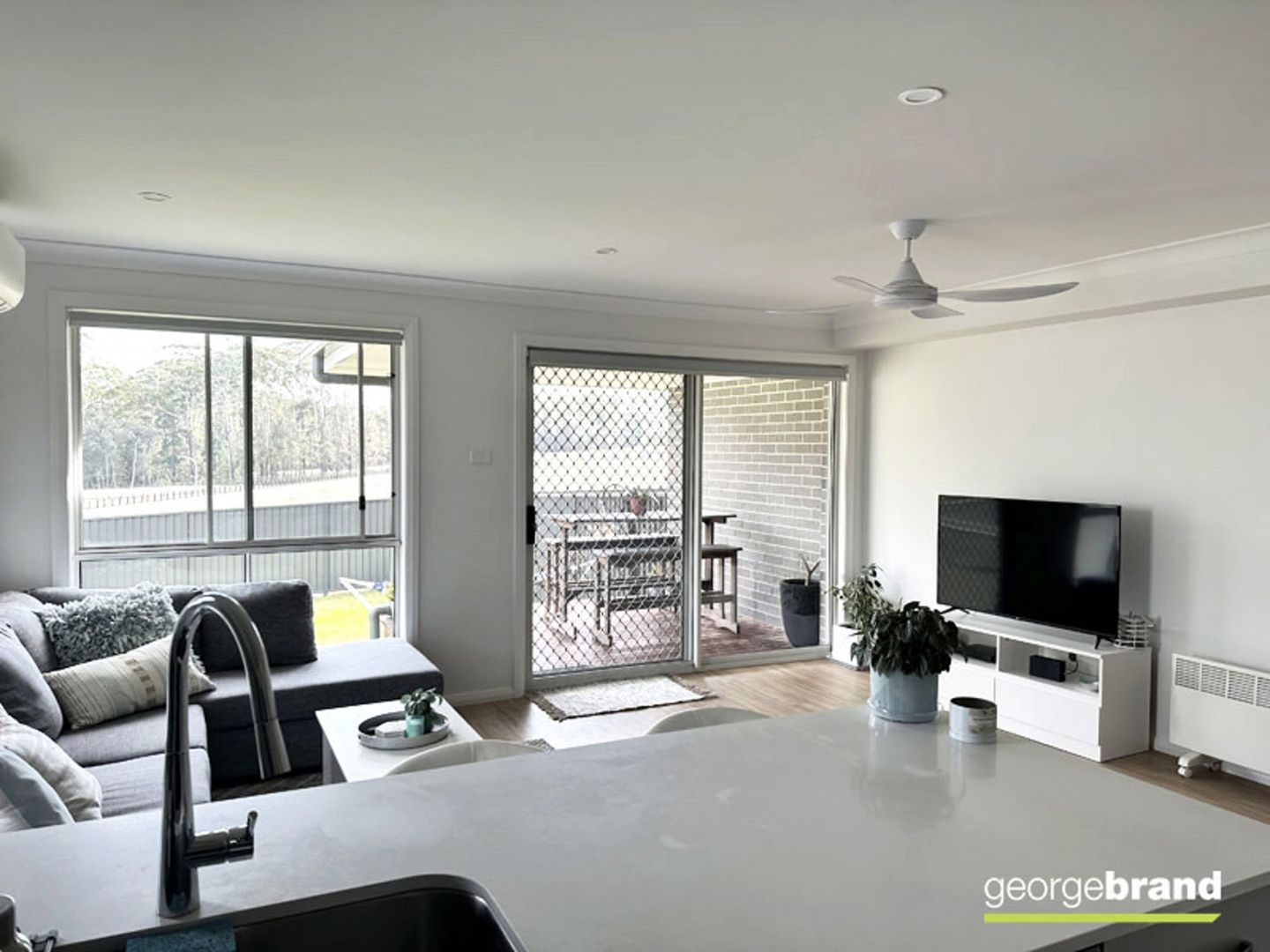 14 Bottlebrush Drive, Glenning Valley NSW 2261 - Townhouse For Rent ...