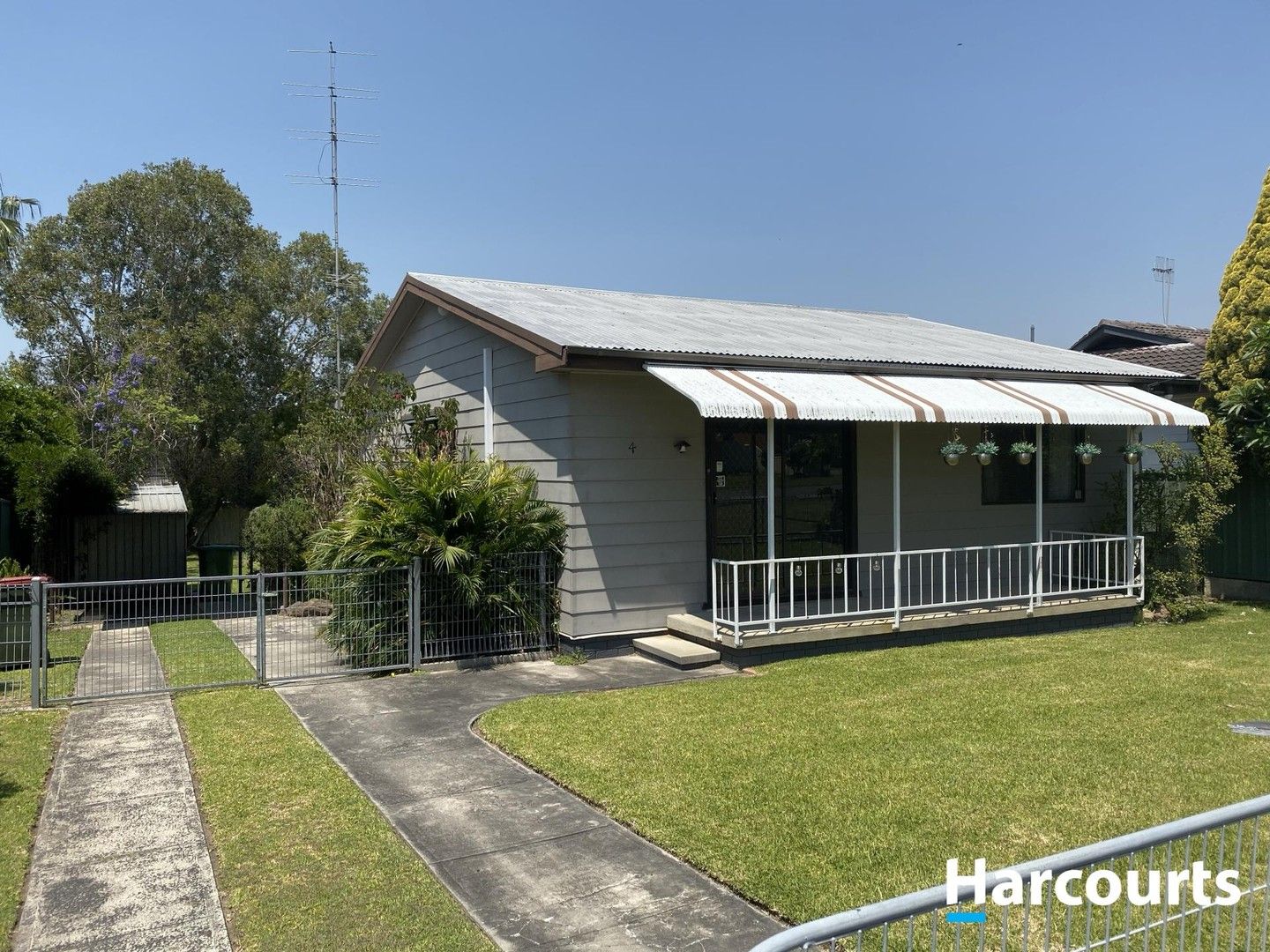 4 Merrendale Avenue, Gorokan NSW 2263 - House For Rent - $440 | Domain