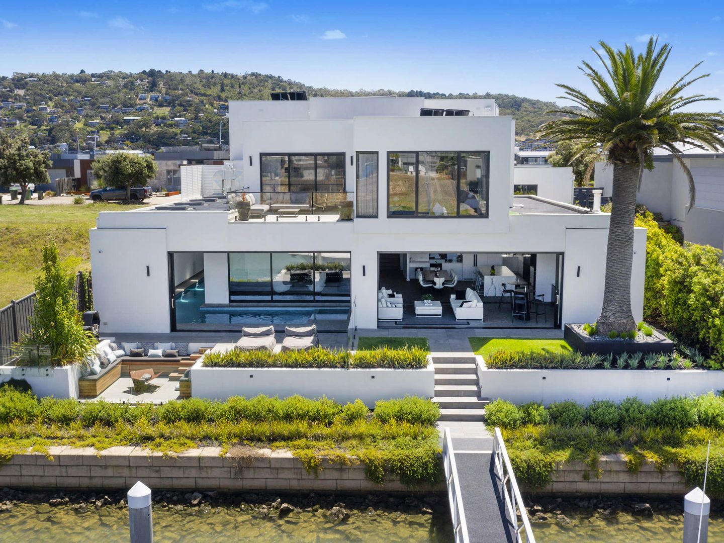 12 Sovereign Point, Safety Beach | Property History & Address Research ...