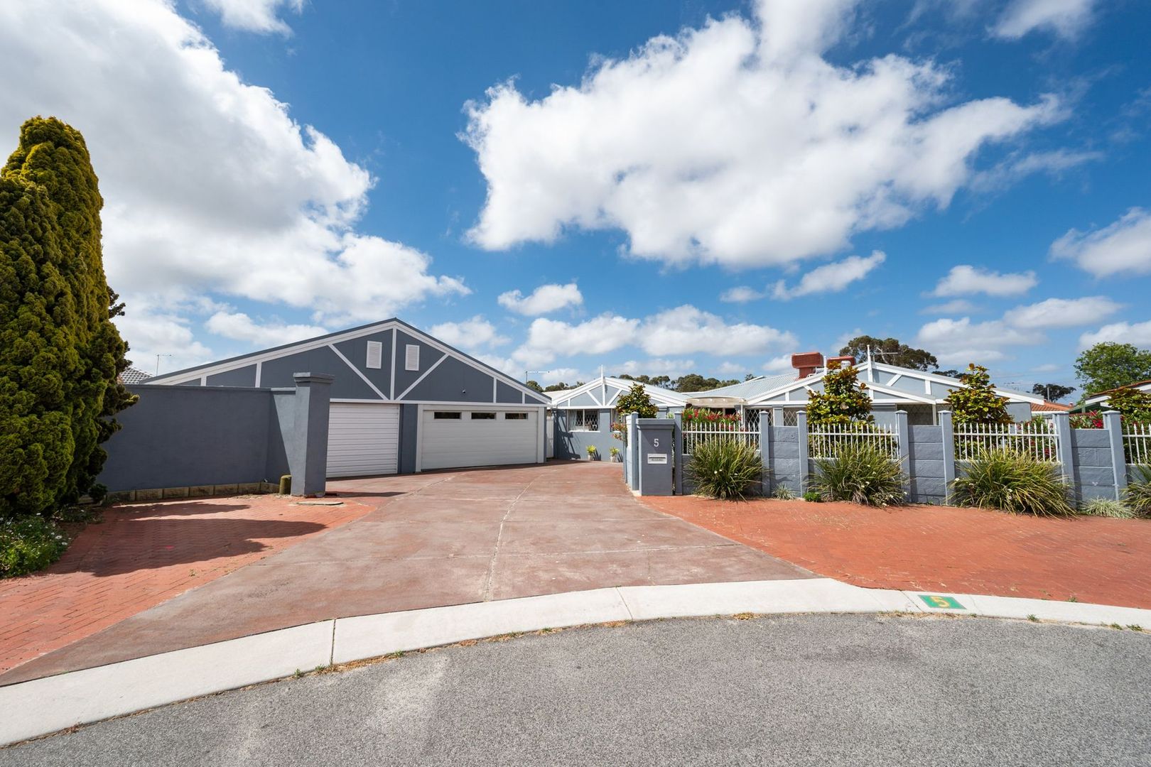 5 The Grove , Woodval | Property History & Address Research | Domain