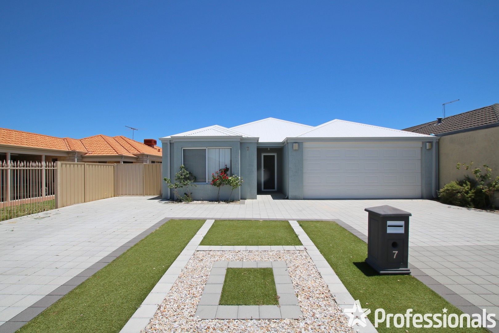 7 Fawcett Crescent, Canning Vale WA 6155 - House For Rent - $750 | Domain