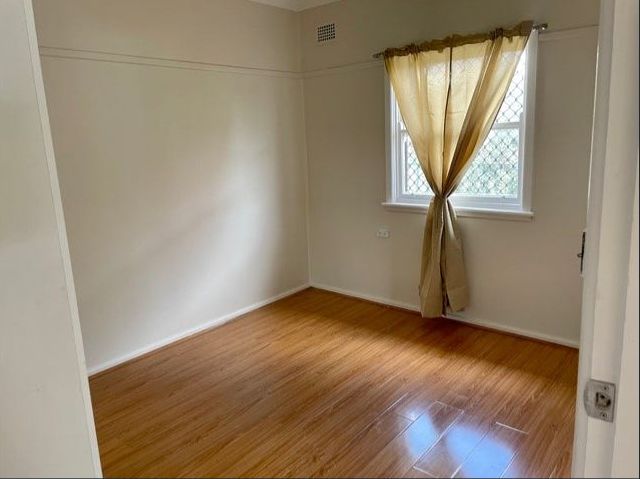 33 Reservoir Road, Blacktown NSW 2148 - House For Rent | Domain