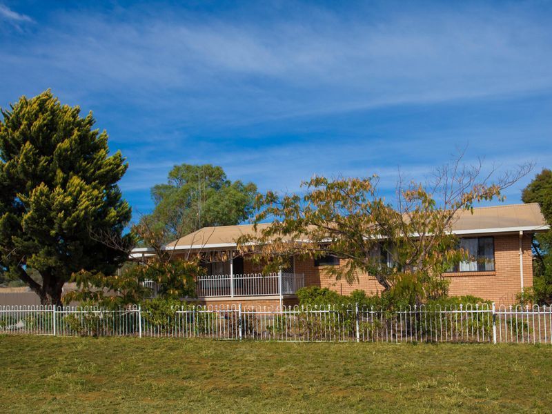 16 Tremain Drive, North Yeoval | Property History & Address Research ...