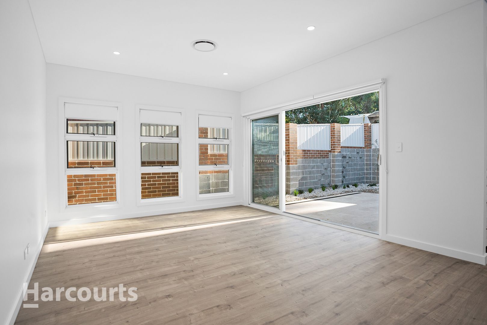 1 Chifley Lane, Oak Flats NSW 2529 - House For Rent - $720 | Domain