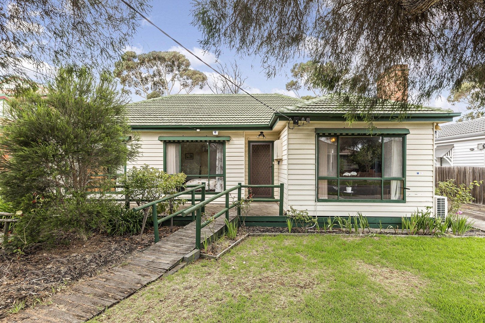 16 Cambridge Street, Seaholme VIC 3018 - House For Rent - $475 | Domain