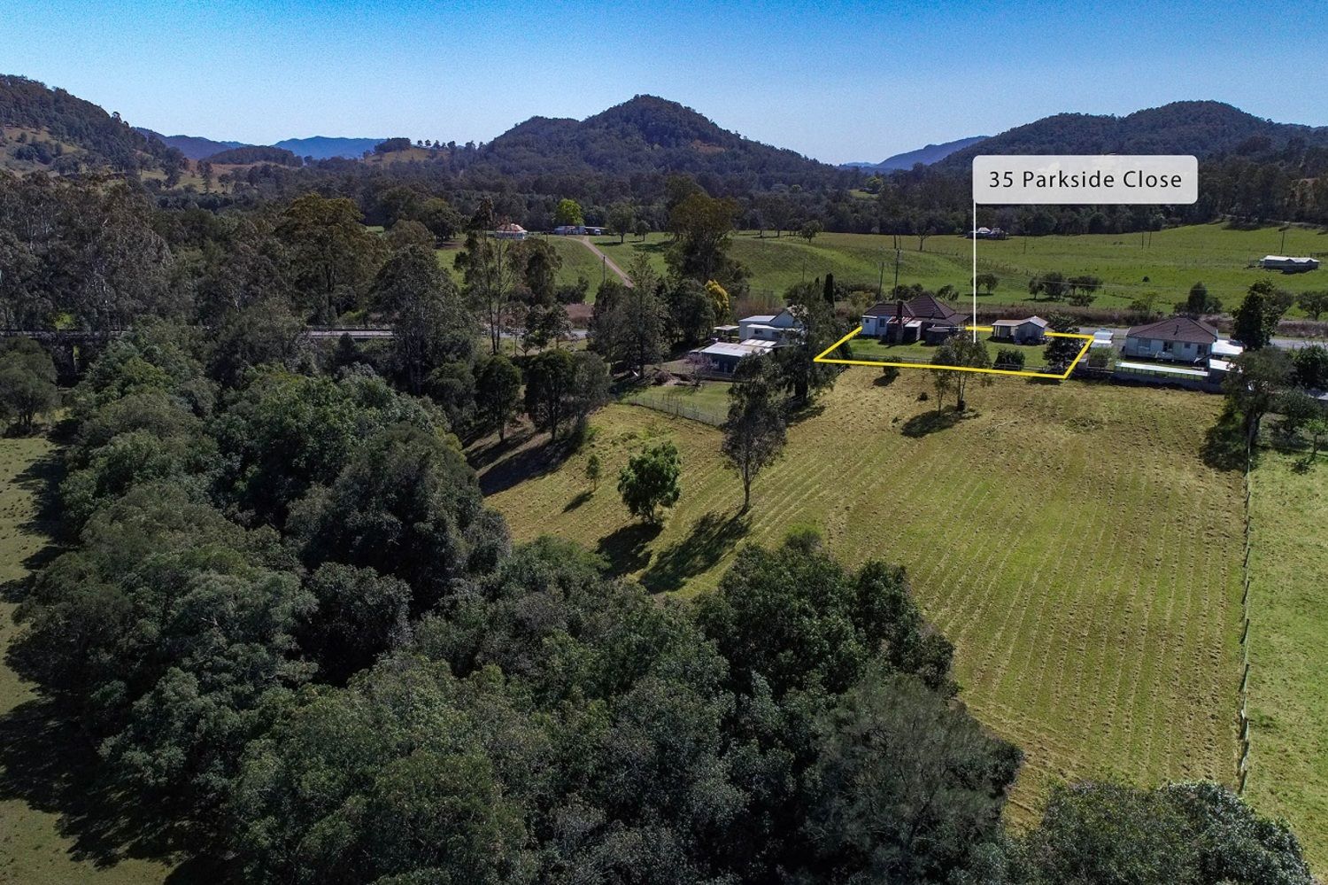 35 Parkside Close, Stroud Road | Property History & Address Research ...