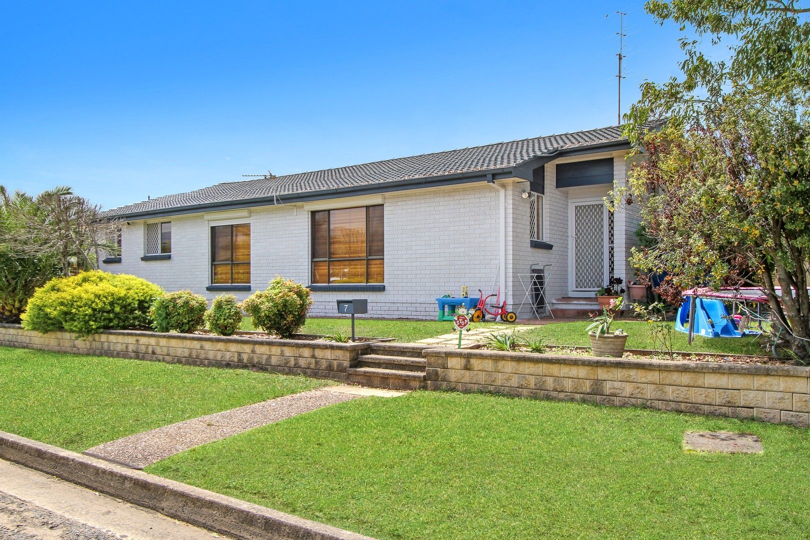 7 Hamilton Road, Albion Park NSW 2527 - House For Rent - $600 | Domain