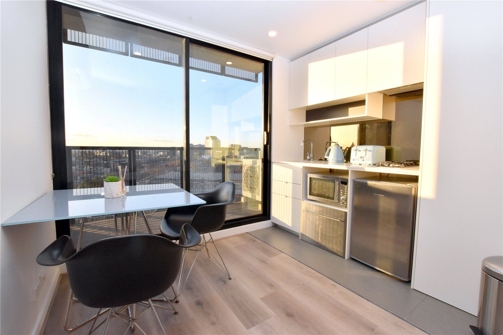 1402/243-263 Franklin Street, Melbourne VIC 3000 - Studio For Rent ...