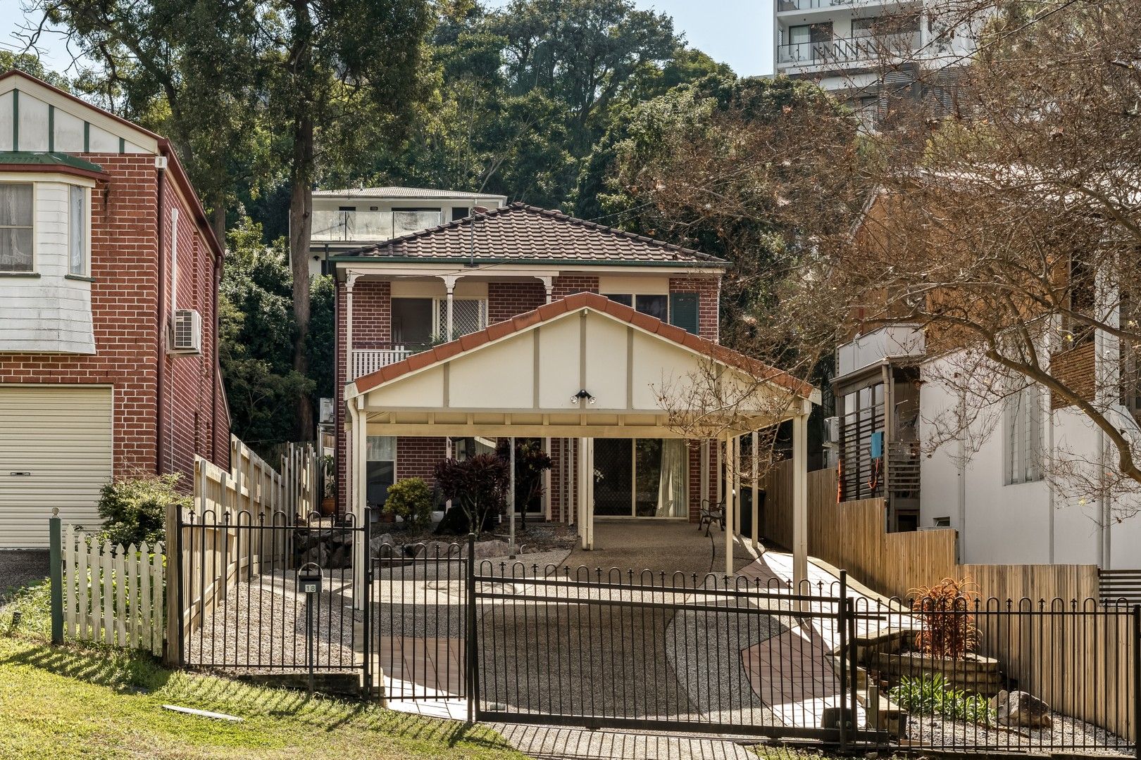 18 Rennie Street, Indooroopilly QLD 4068 - House For Rent - $950 | Domain