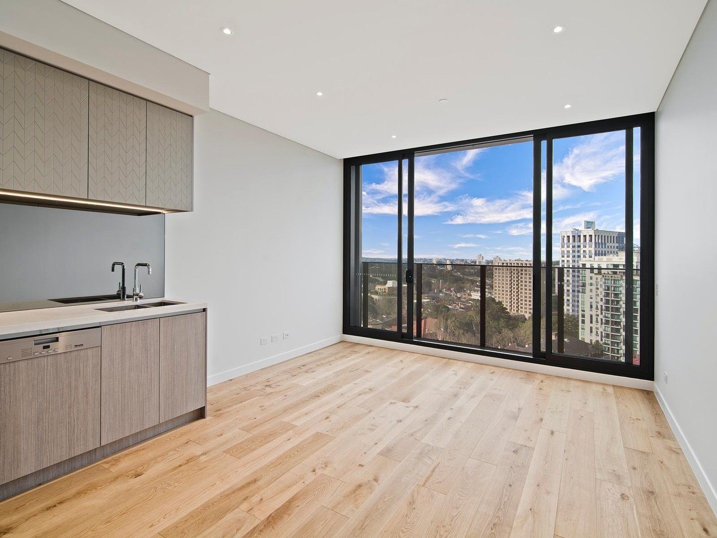 1702/225 Pacific Highway, North Sydney NSW 2060 - Apartment For Rent ...