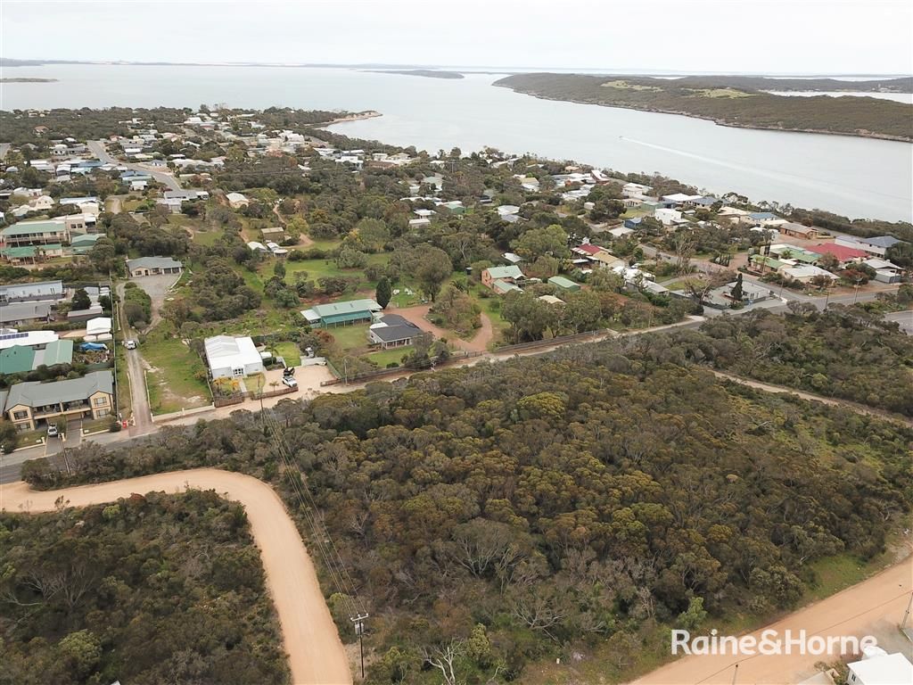 Sold 205 Esplanade, Coffin Bay SA 5607 on 21 May 2021 - 2015690016 | Domain