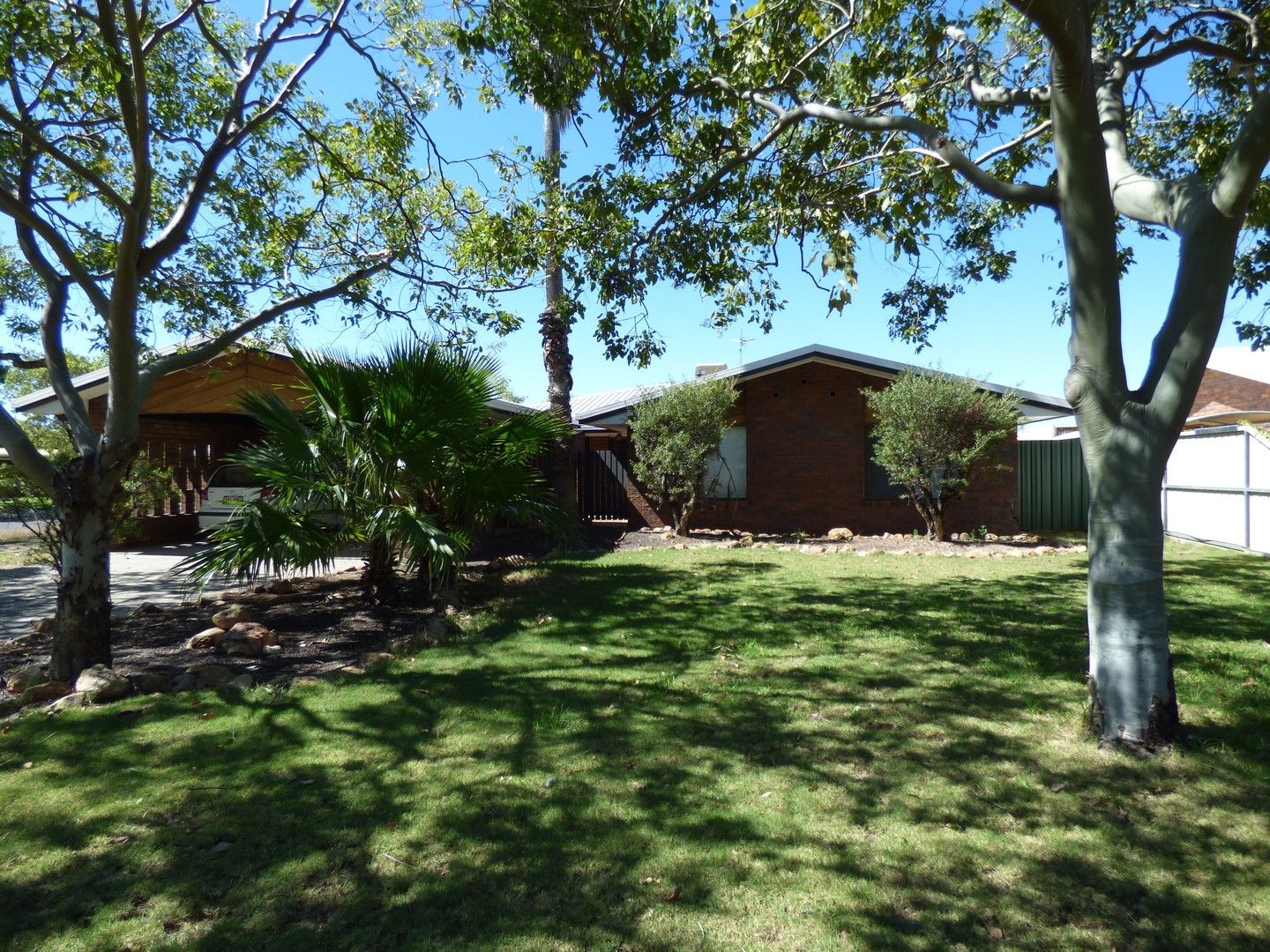 16 Marsden Crt, Roma QLD 4455 - House For Rent - $480 | Domain