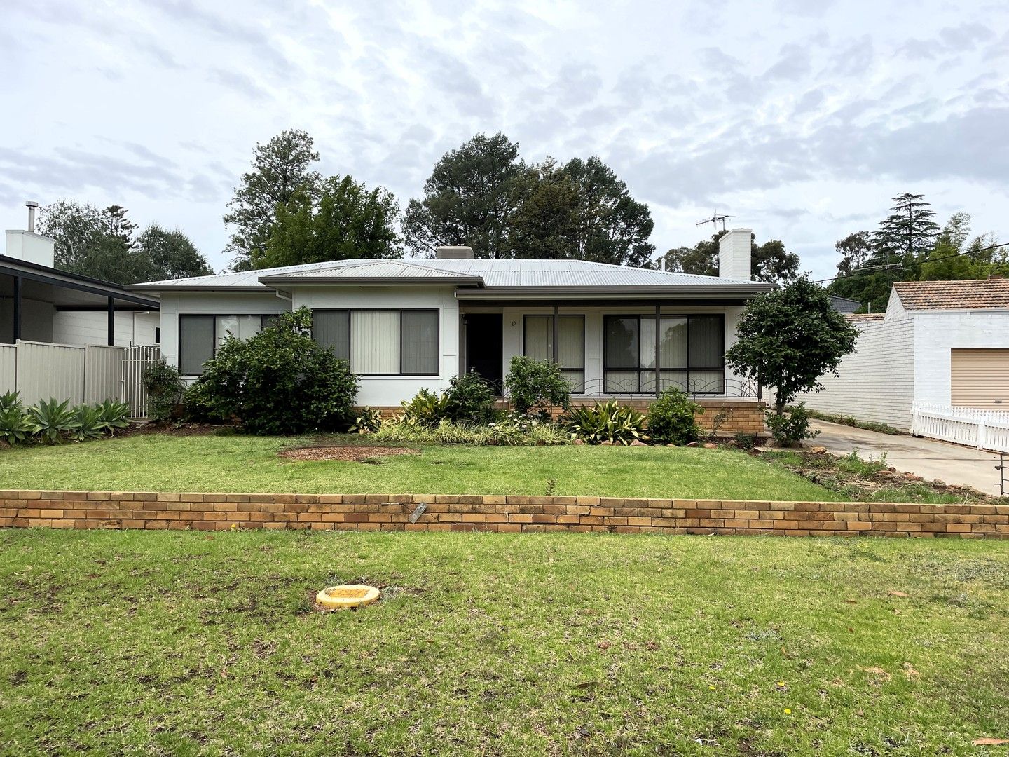 15 Kelly Avenue, Griffith NSW 2680 - House For Rent | Domain