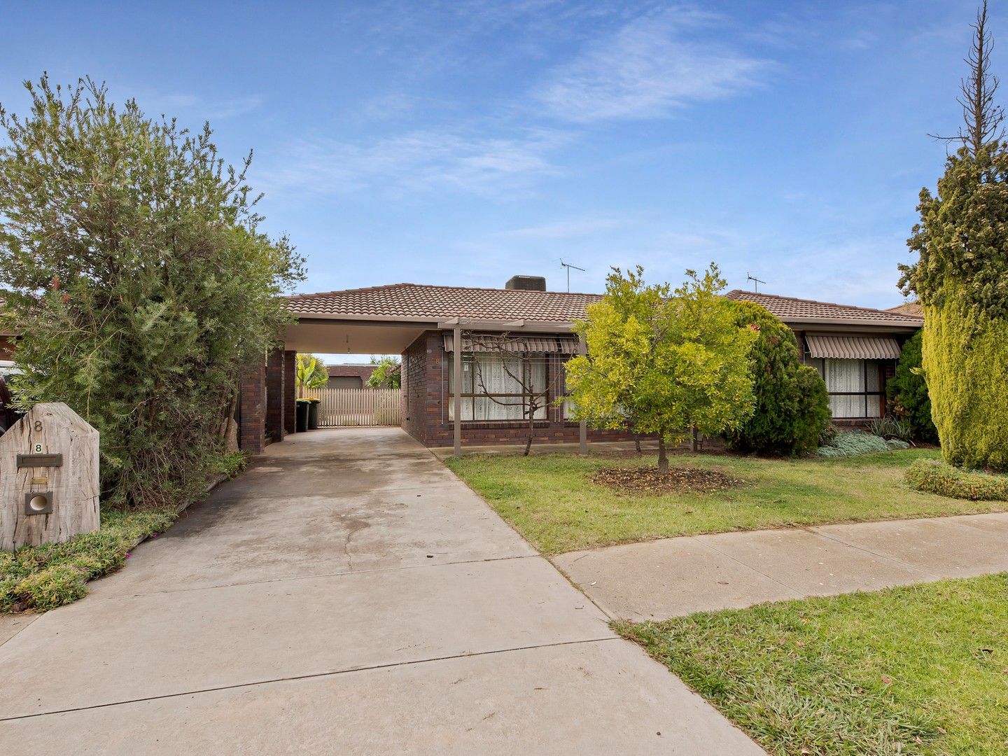 8 Martin Place, Wangaratta VIC 3677 - House For Rent | Domain