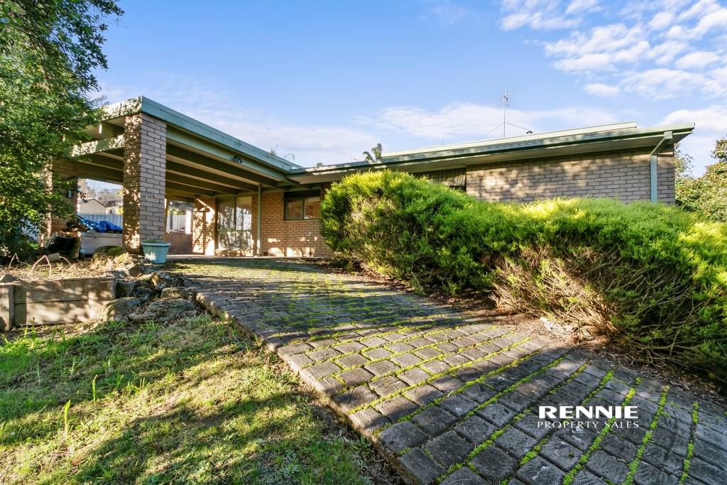 102 Manning Drive, Churchill | Property History & Address Research | Domain