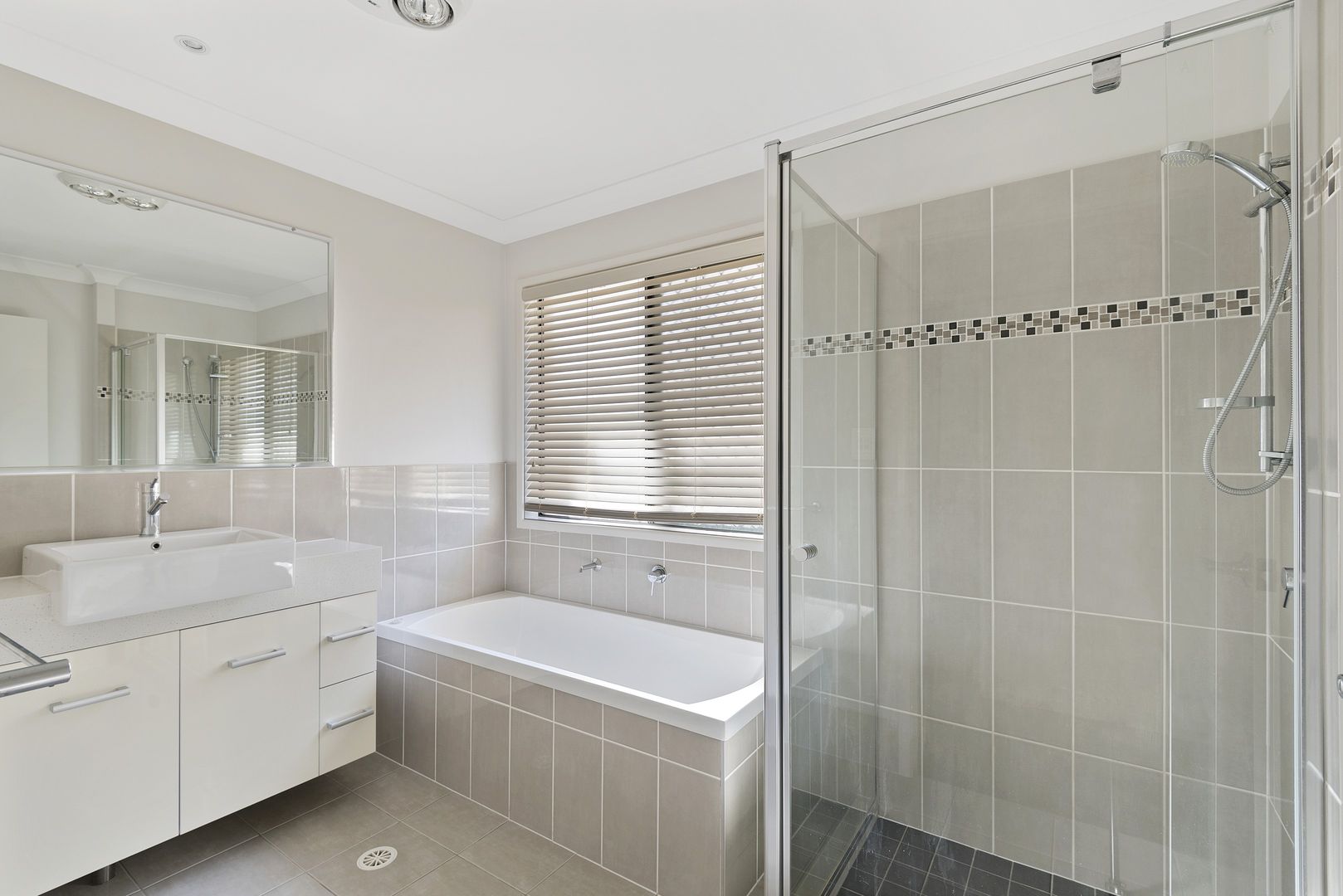 2/81b Gordon Street, Ormiston QLD 4160 - House For Rent - $495 | Domain