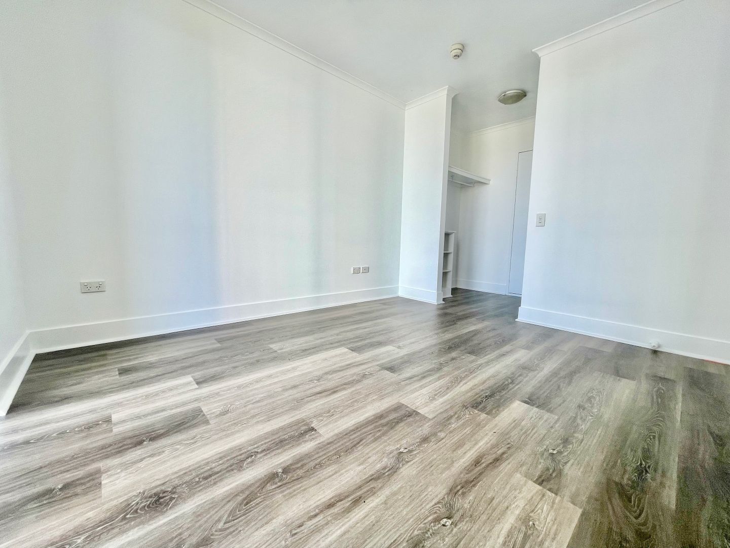 Sold Level 9, 907/30 Surf Parade, Broadbeach QLD 4218 on 21 Apr 2023 ...