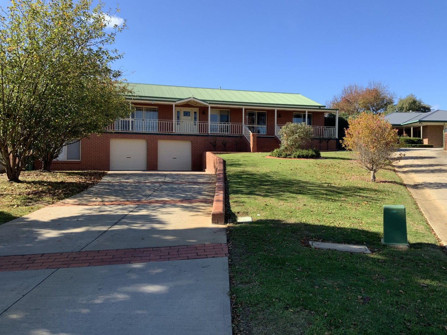 10 Highgrove Place, West Albury NSW 2640 - House For Rent | Domain