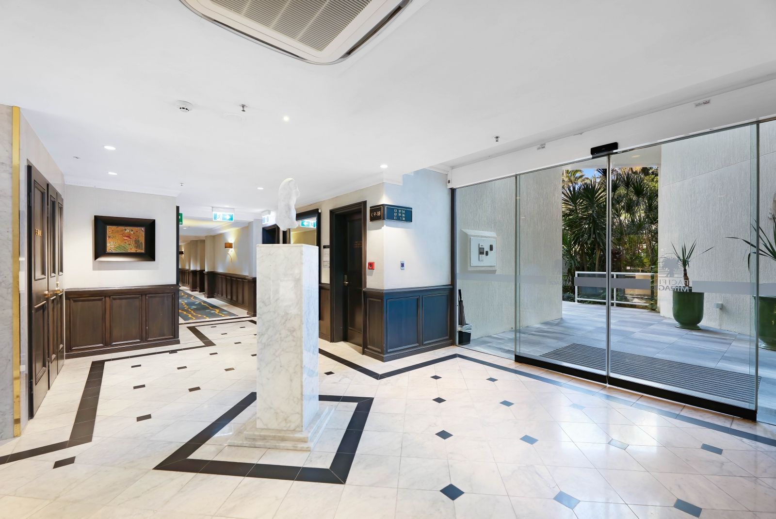 Seaworld Drive, Main Beach QLD 4217 - 2 beds villa for Sale, $1,625,000 ...