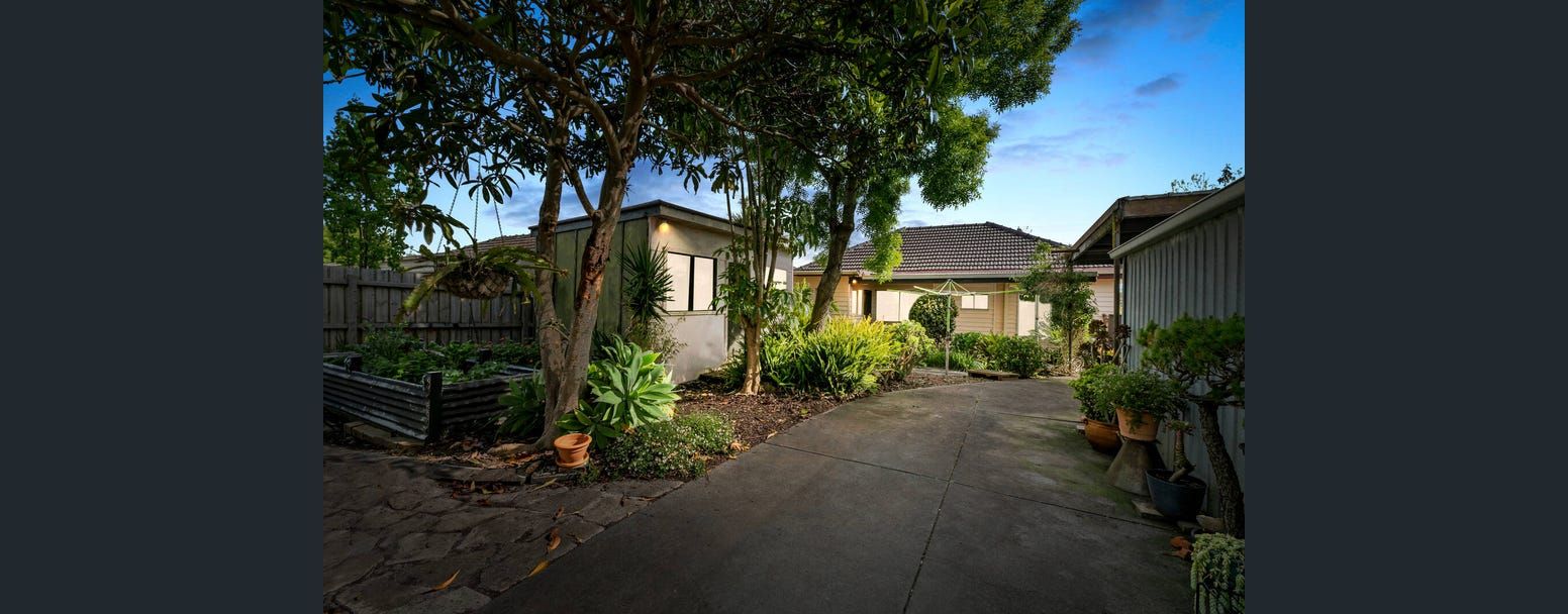 18 Moona Street, Burwood East VIC 3151 - House For Rent - $570 | Domain