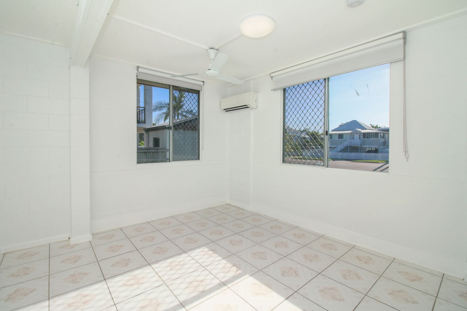 1/54 Cook Street, North Ward QLD 4810 - House For Rent - $380 | Domain